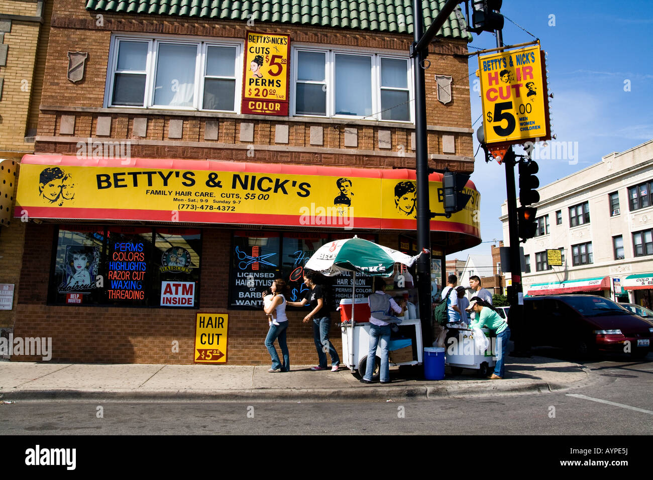 Hot dog stand on a corner Chicago Illinois Stock Photo - Alamy