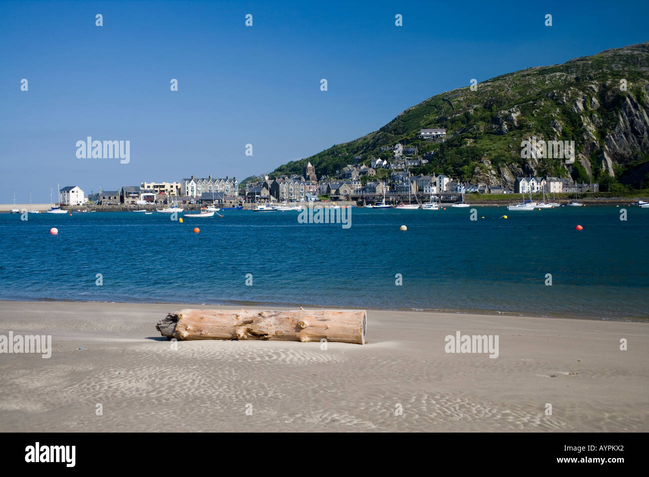 Barmouth and harbour from Fairbourne beach, North Wales Stock Photo - Alamy