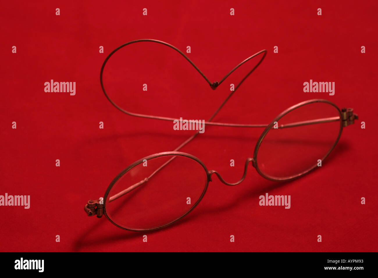 Seen red tablecloth hi-res stock photography and images - Alamy