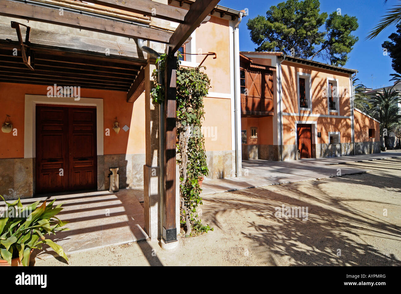 Grove museum hi-res stock photography and images - Alamy