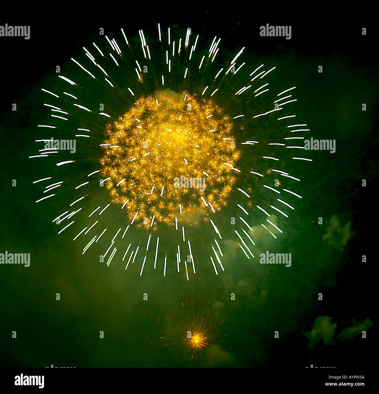 Fire crackers bursting in sky hi-res stock photography and images - Alamy