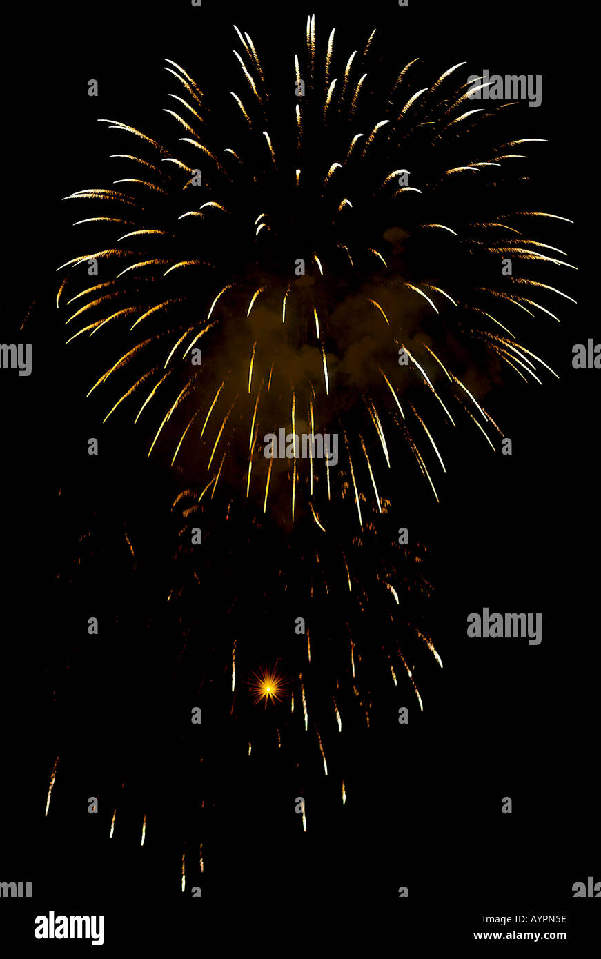 Fire crackers bursting in sky hi-res stock photography and images - Alamy