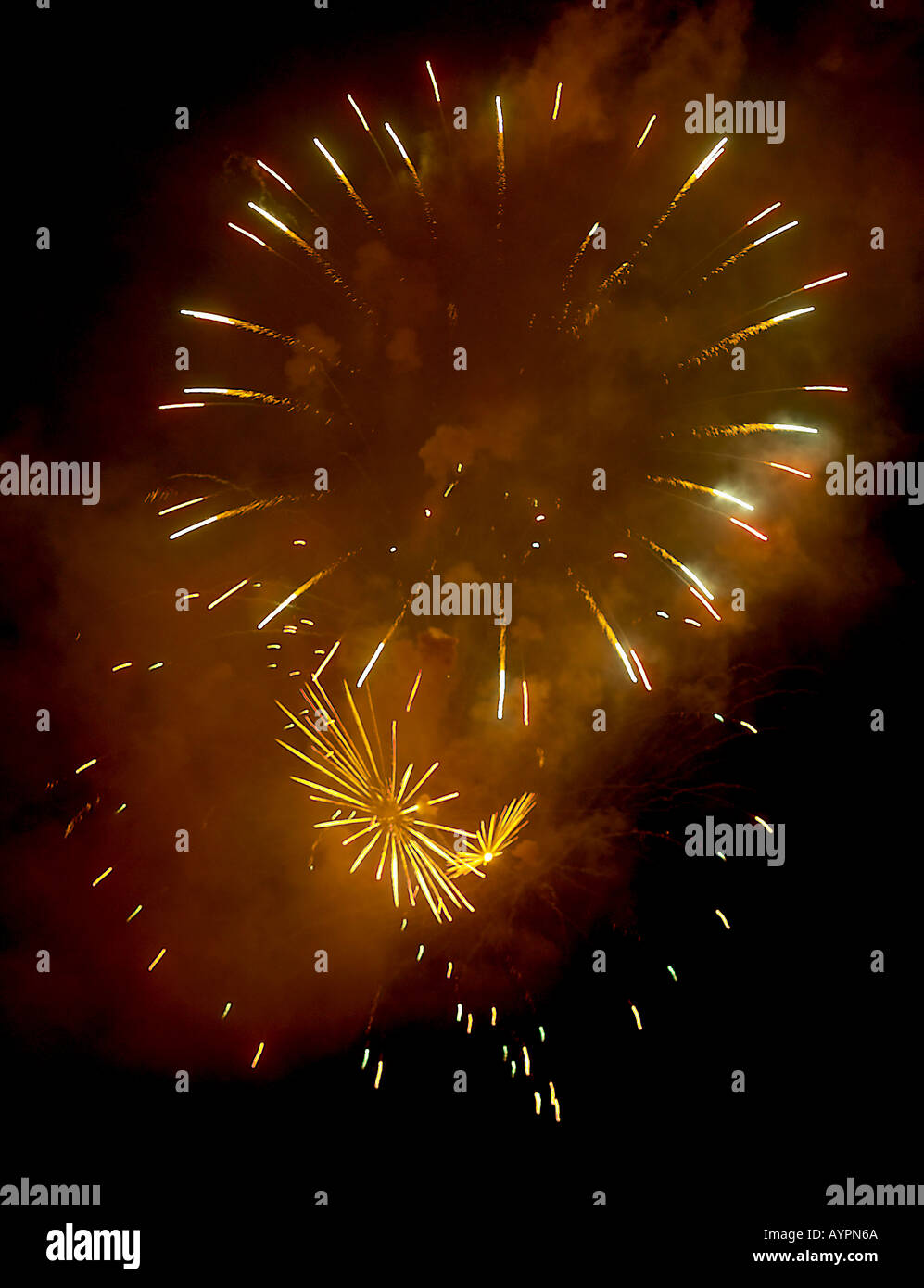 Fire crackers bursting in the sky at night Stock Photo - Alamy