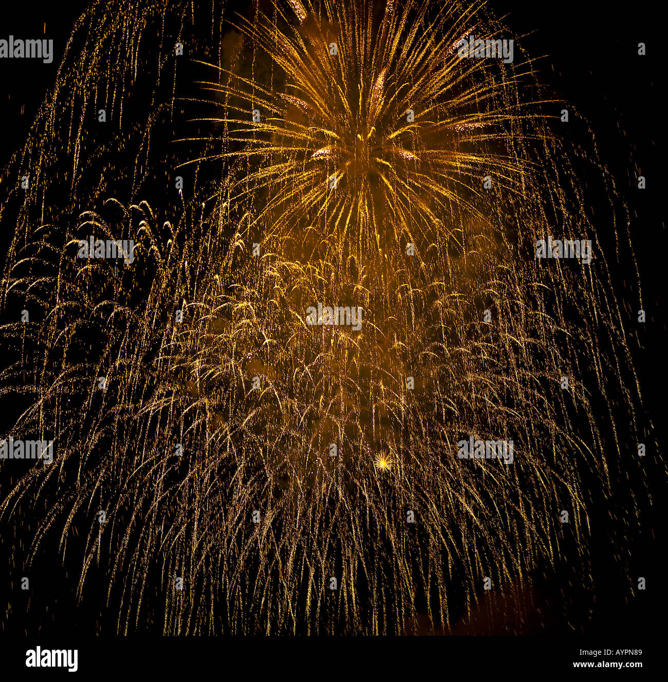 Fire crackers bursting in the sky at night Stock Photo - Alamy