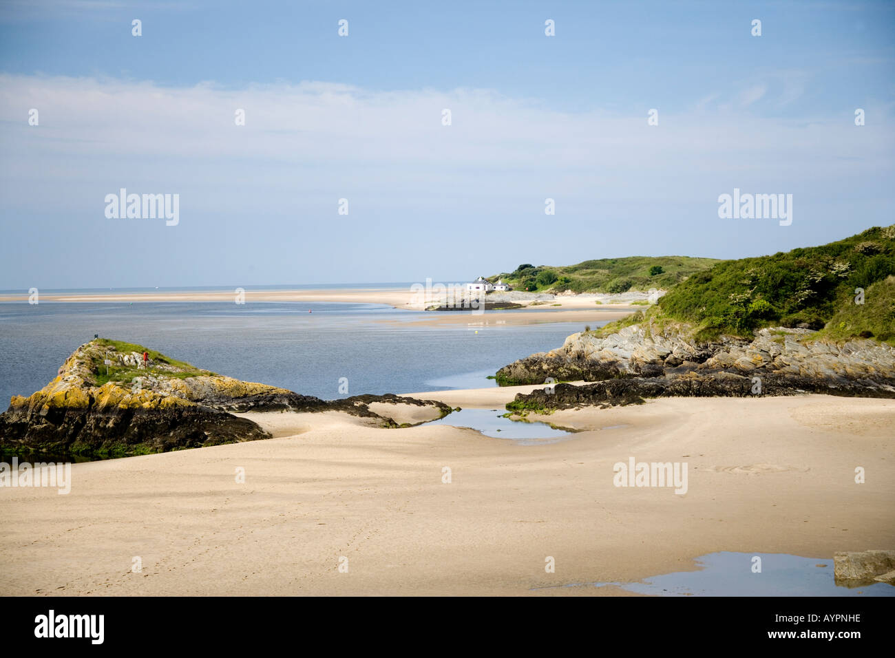 Beach near Borth y Gest and Porthmadog golf club, North Wales Stock ...