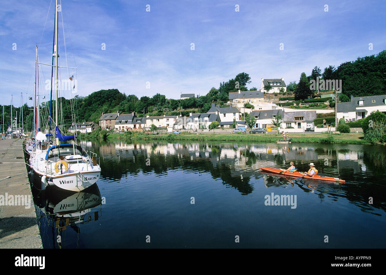 Yachts in harbour at Pontrieux Stock Photo - Alamy