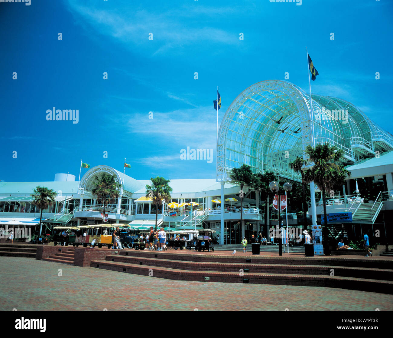 Glass Arch Building Stock Photo - Alamy