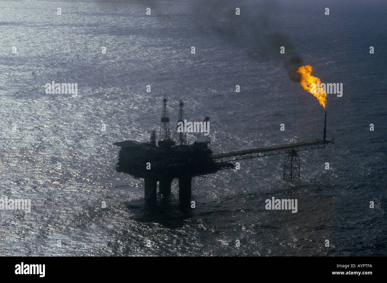 Oil rig scotland aerial High Resolution Stock Photography and Images ...
