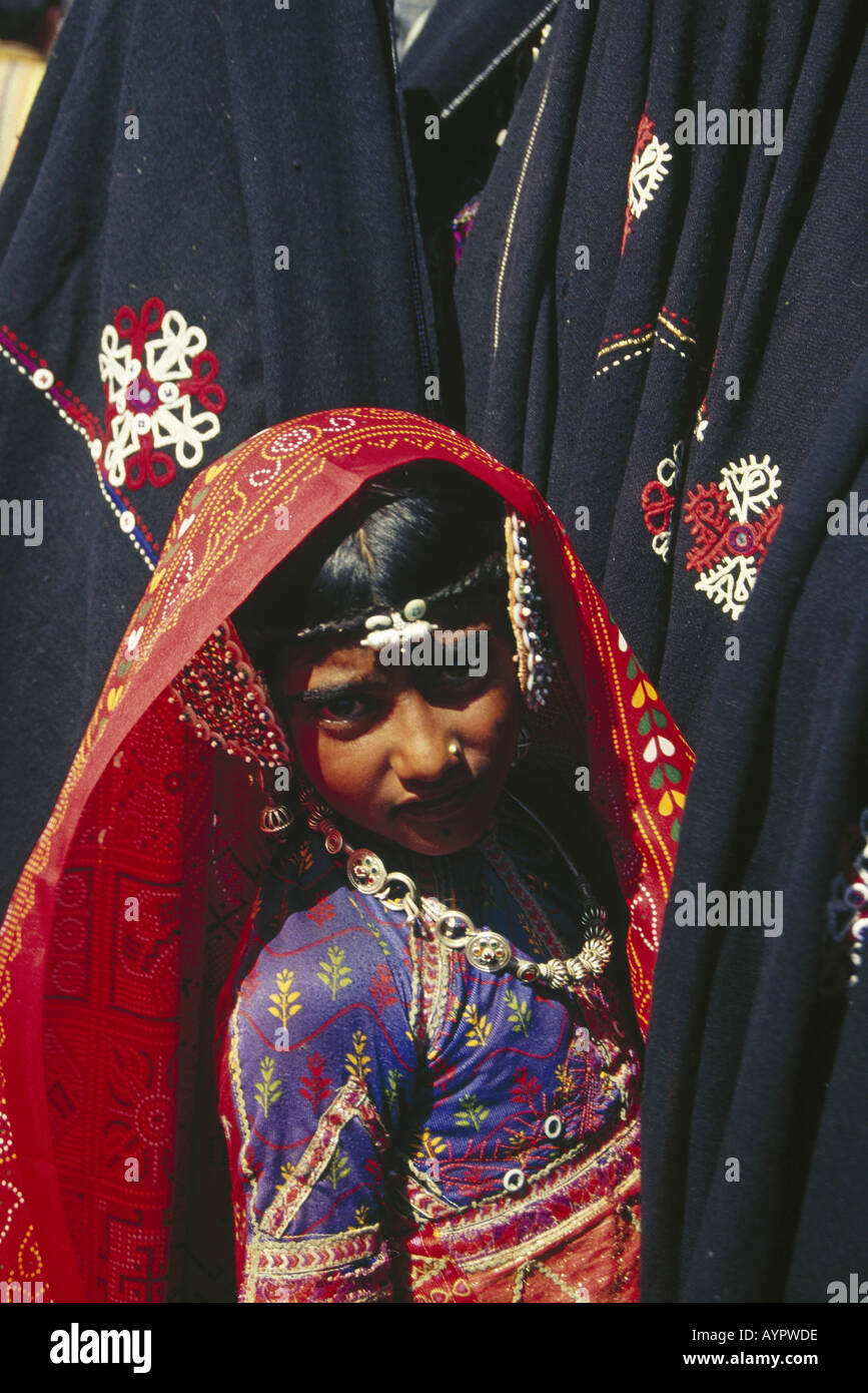 AJI74566 Rabori girl with surprise expression Ravechi Fair Kutch ...