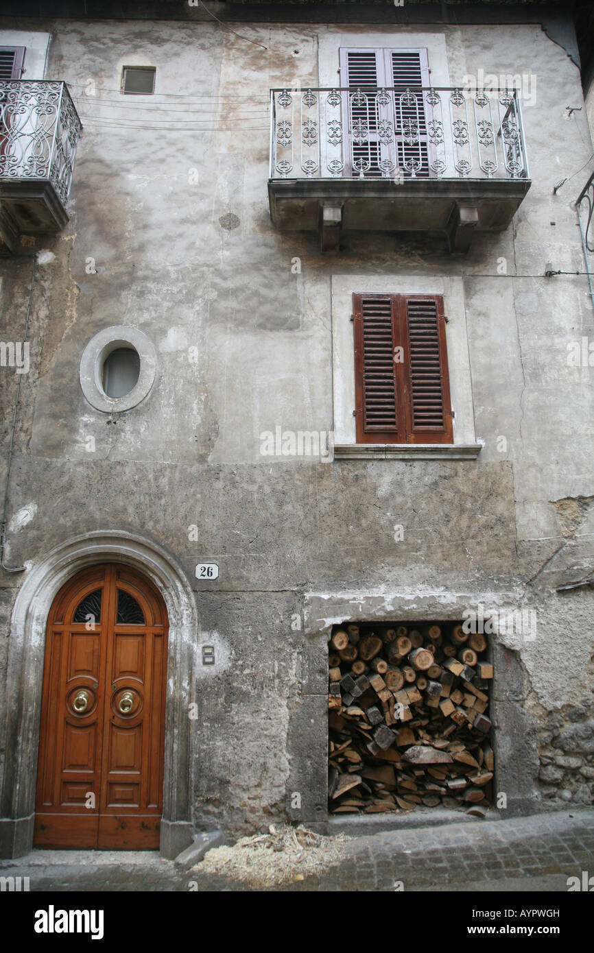 House front, Scanno, Abruzzo Italy Stock Photo - Alamy