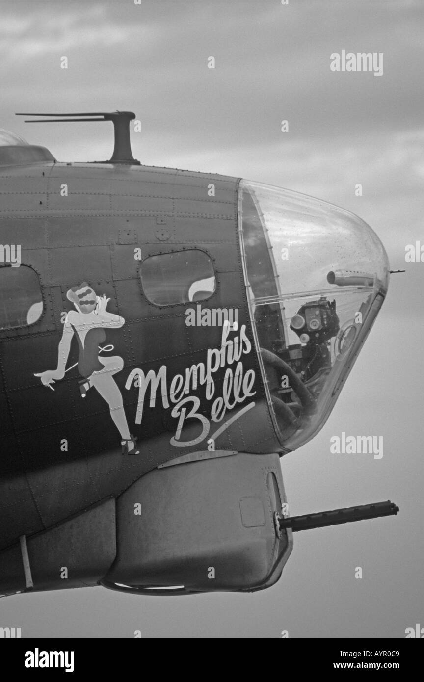 Boeing 17 flying Black and White Stock Photos & Images - Alamy