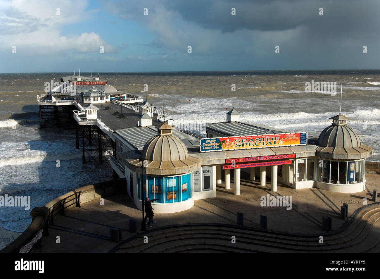 Cromer pier in north hi-res stock photography and images - Alamy