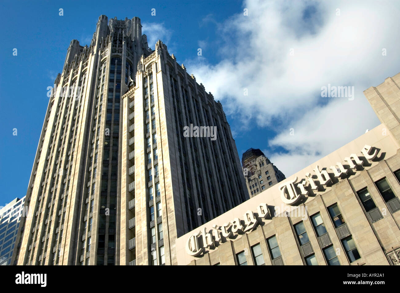 CHICAGO TRIBUNE NEWSPAPER TOWER CHICAGO ILLINOIS UNITED STATES OF ...