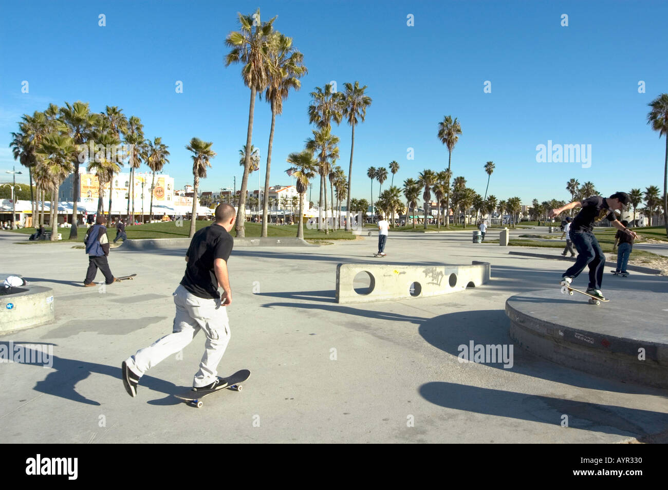 Skateboarding park venice beach los hi-res stock photography and images ...