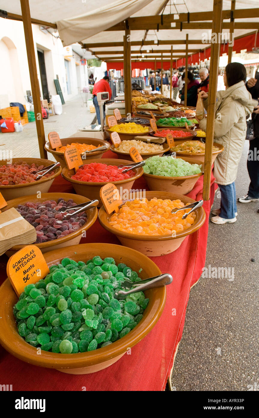 Stand selling sweet goods hi-res stock photography and images - Alamy