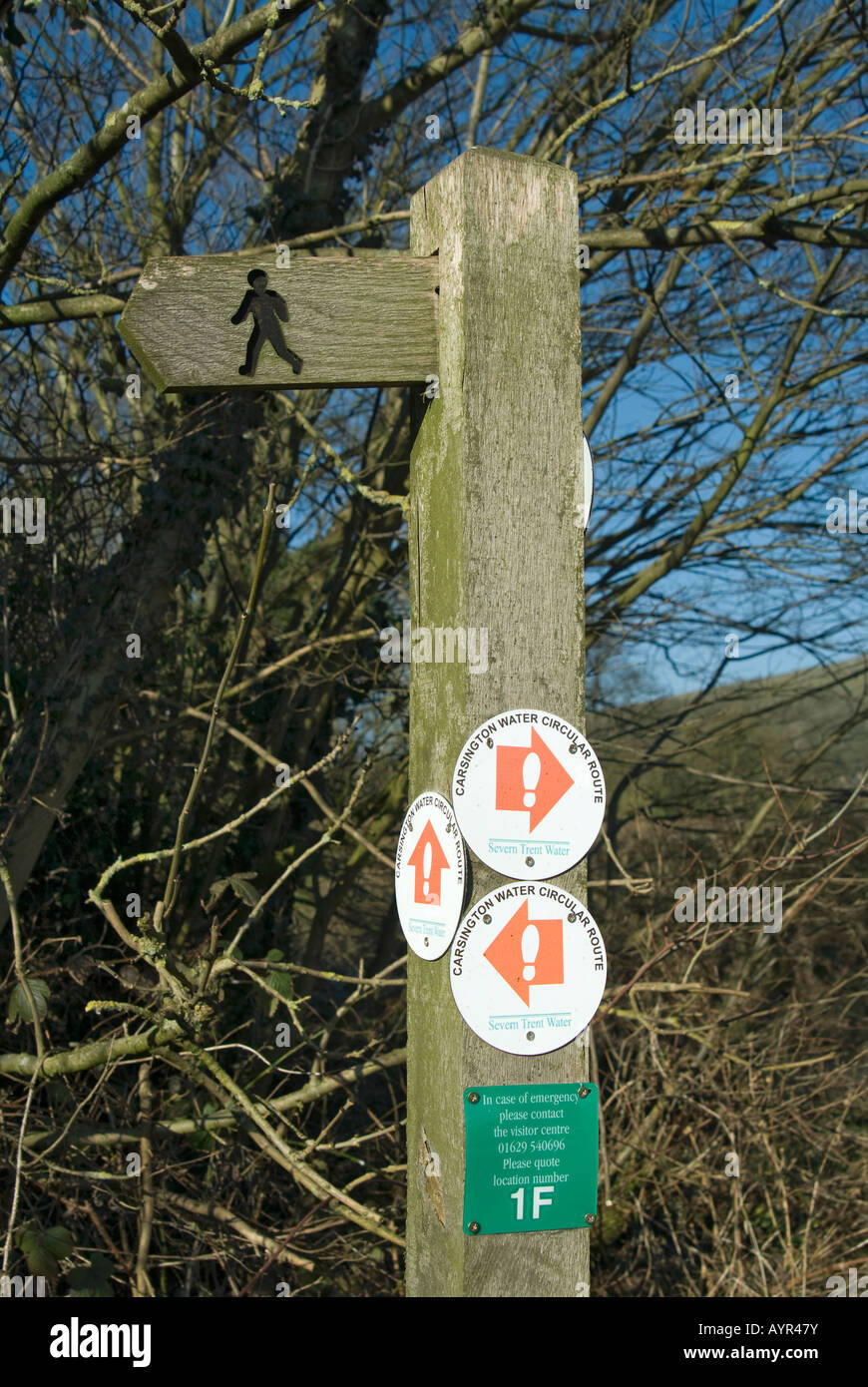 Walking sign countryside hi-res stock photography and images - Alamy