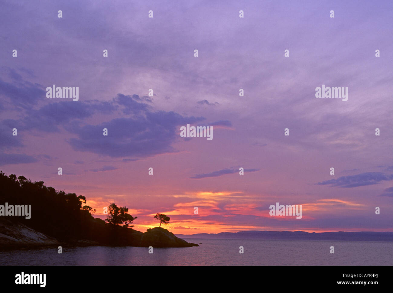 Sunset over Coles Bay, Freycinet Peninsula, Tasmania, Australia Stock ...