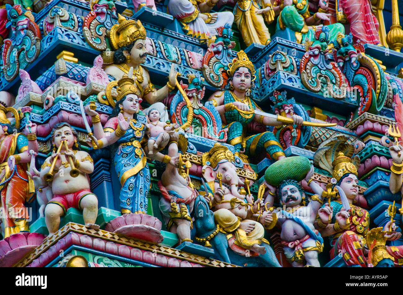 Singapore temple painted figure hi-res stock photography and images - Alamy
