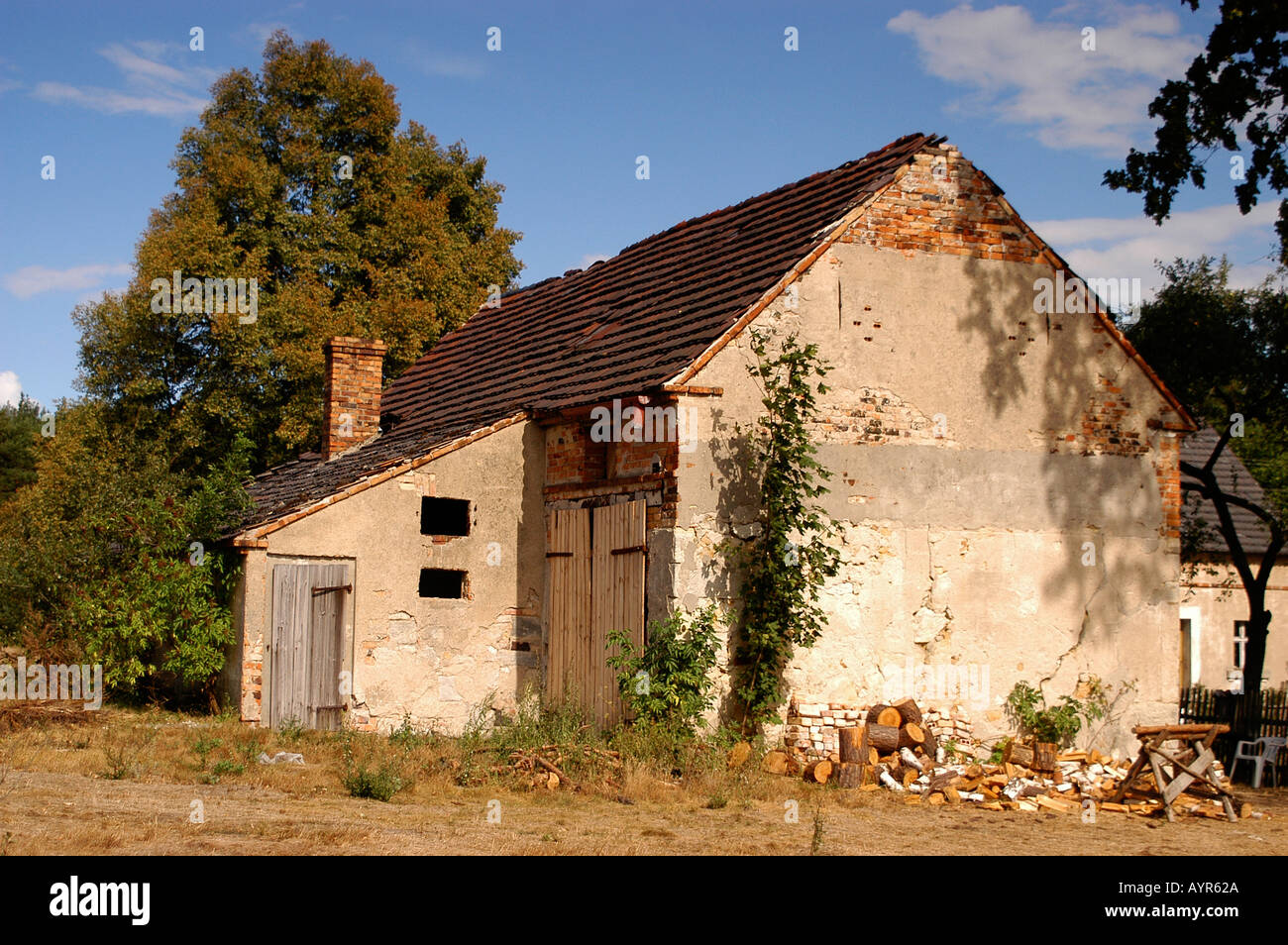 Polish old rural barn, Poland village Stock Photo - Alamy