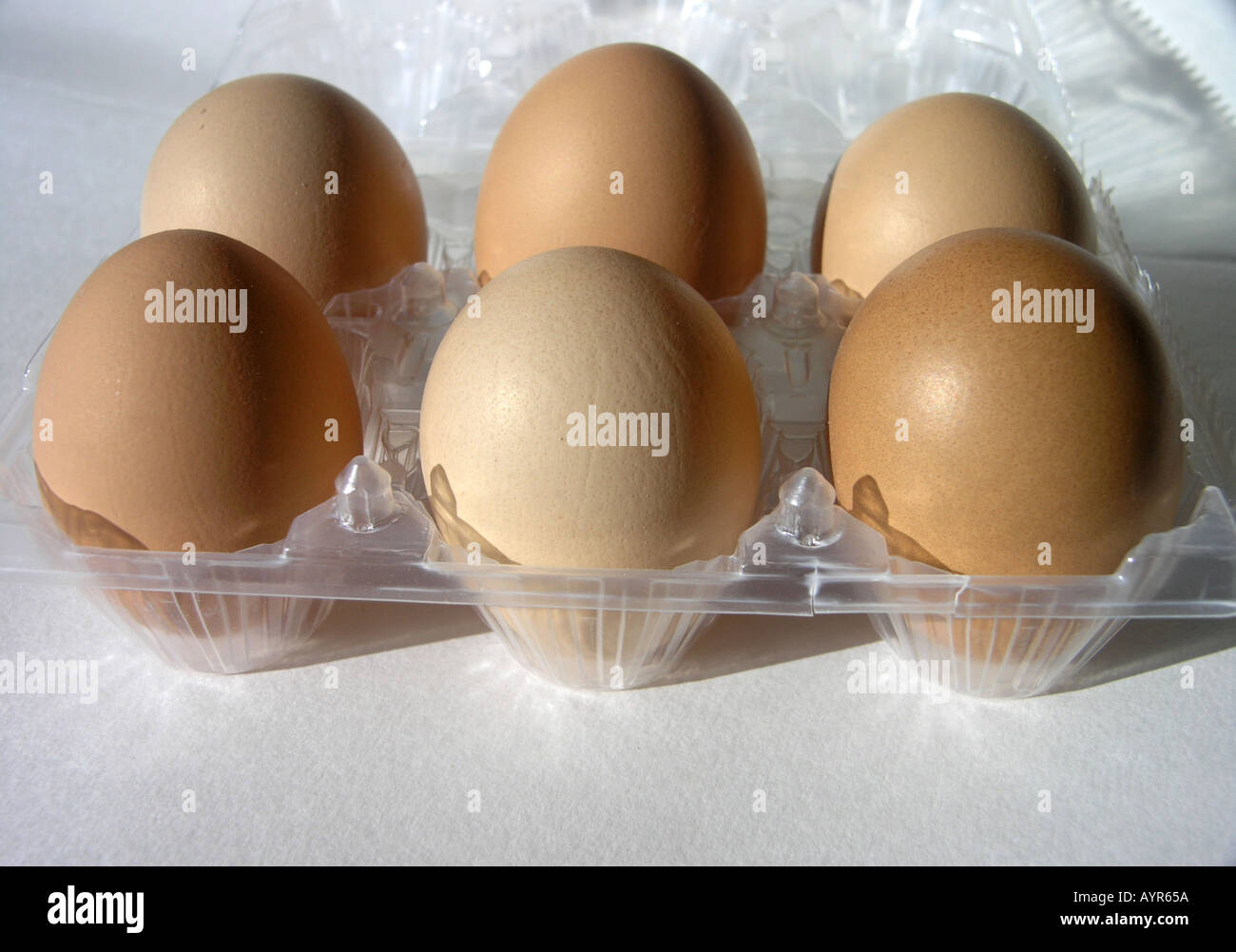 Chickens in a box hi-res stock photography and images - Alamy