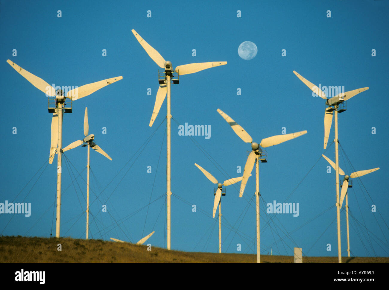 Wind farm at altamont pass hi-res stock photography and images - Alamy
