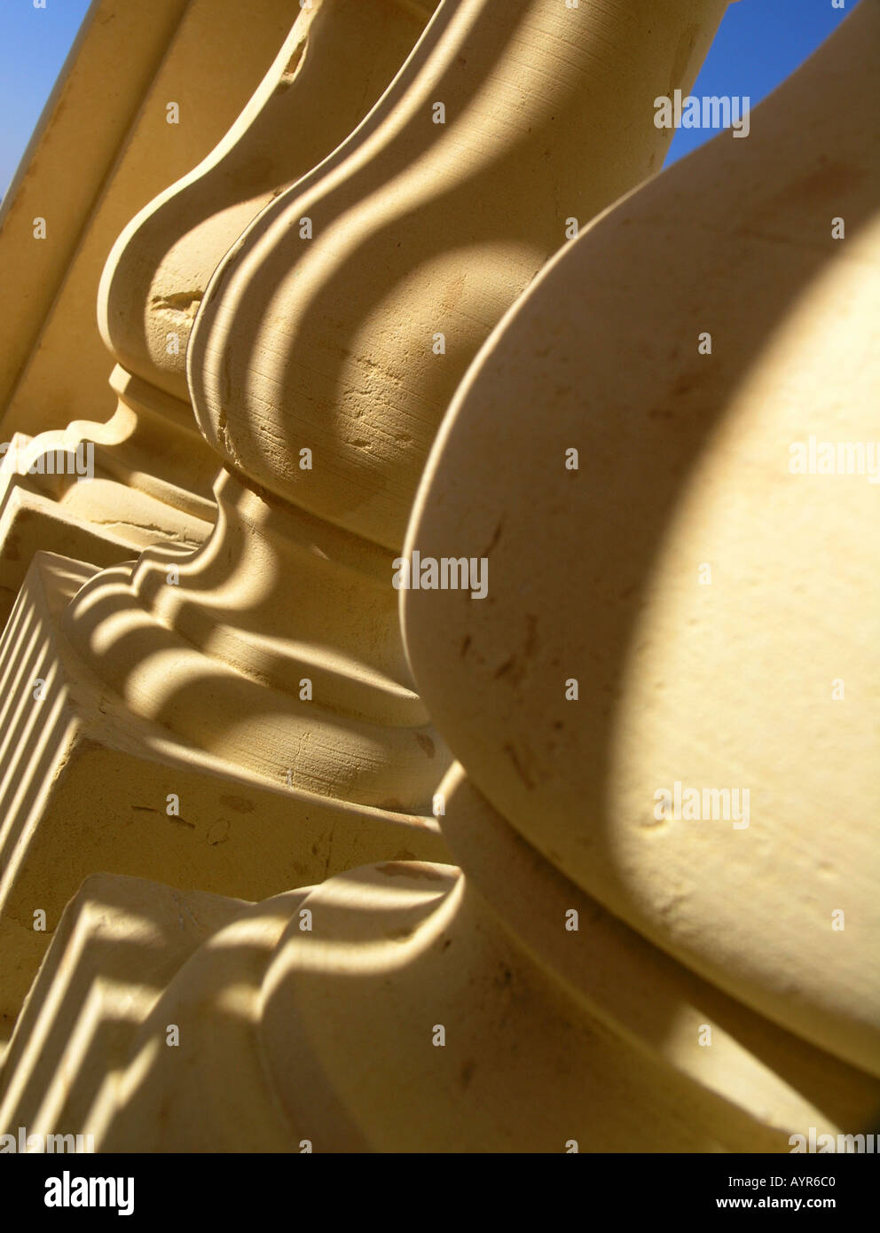 Curved pillar hi-res stock photography and images - Alamy