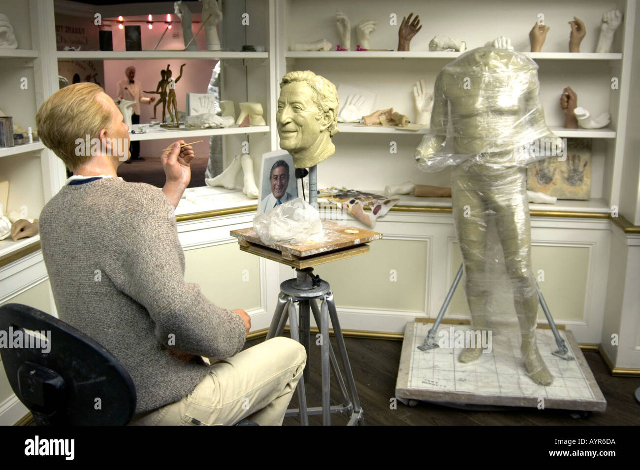 DISPLAY OF A WAXWORKS MODEL MAKING A WAXWORKS HEAD AT MADAME TUSSAUDS ...