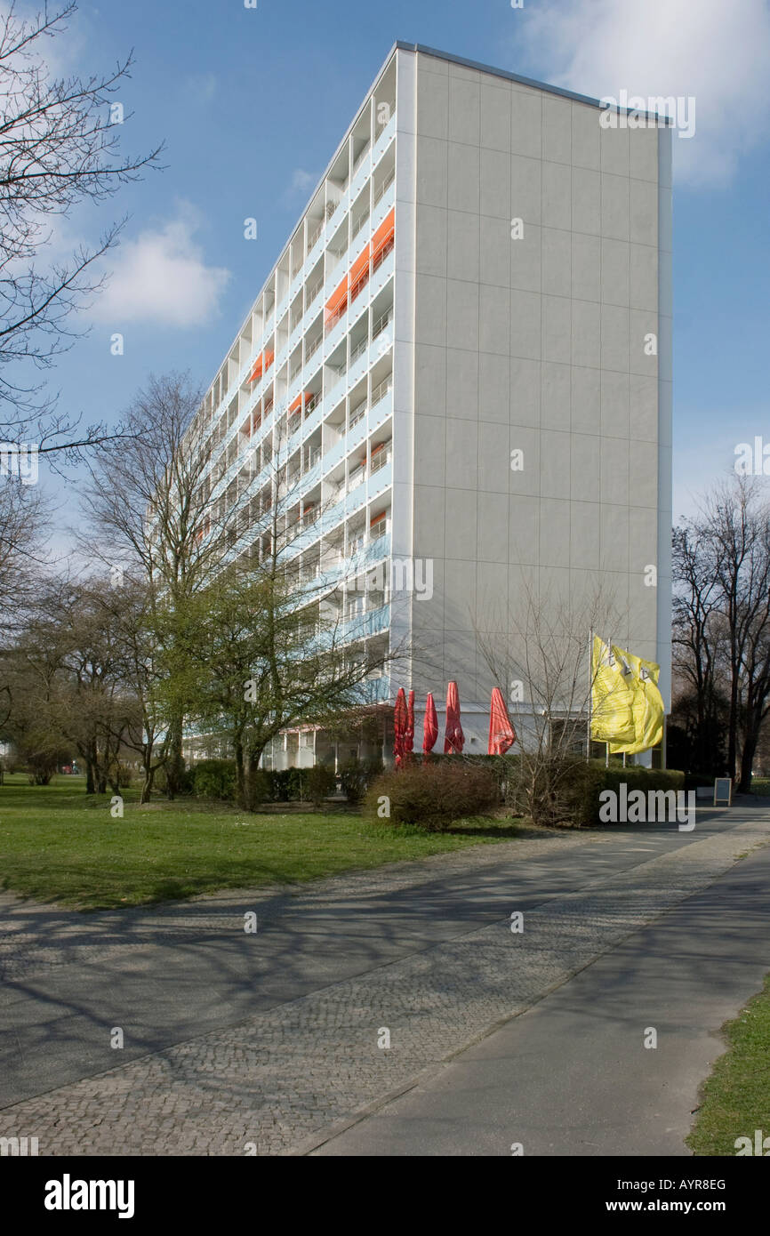 Swedish architects Jaenecke and Samuelson's apartment building included ...