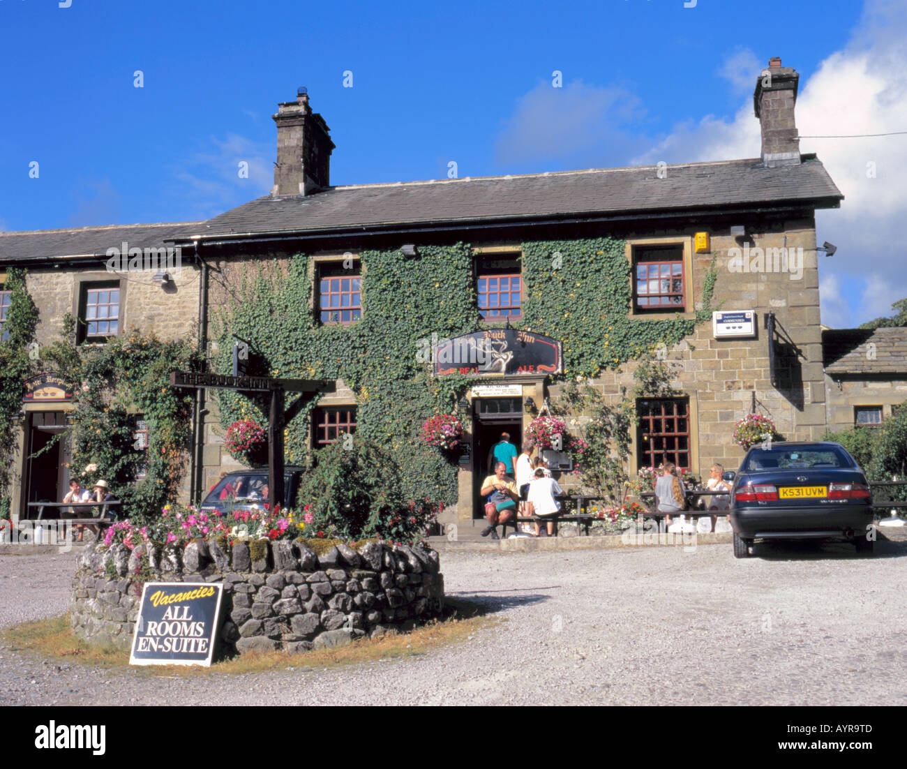 Ivy clad pub hi-res stock photography and images - Alamy