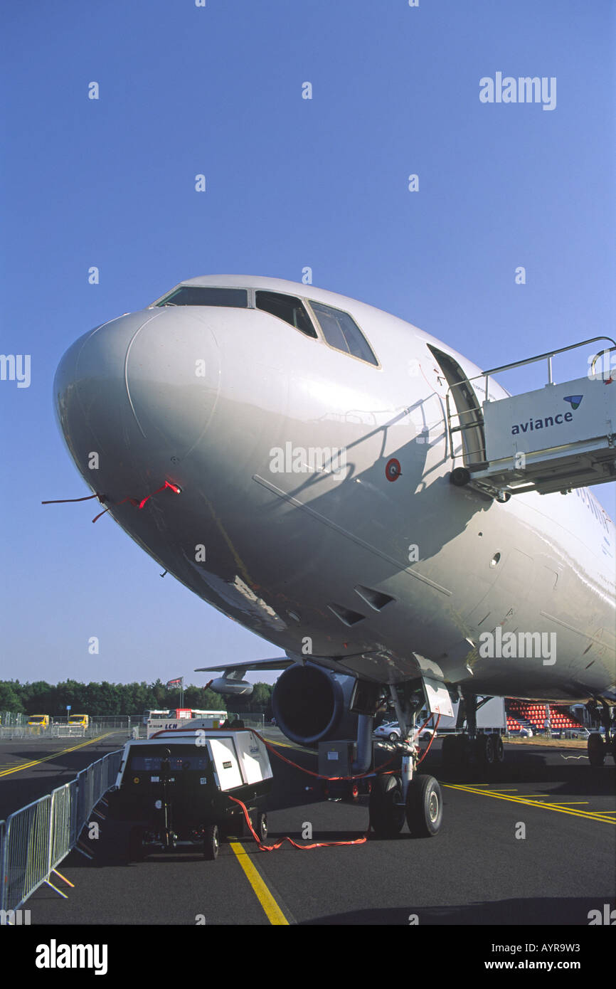 McDonnell Douglas DC-10 Omega Tanker on display at Farnborough ...