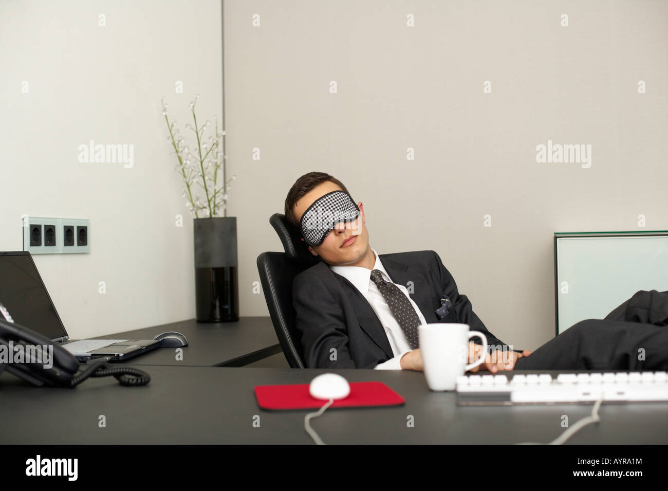 Man sleeping wearing eye mask hi-res stock photography and images - Alamy