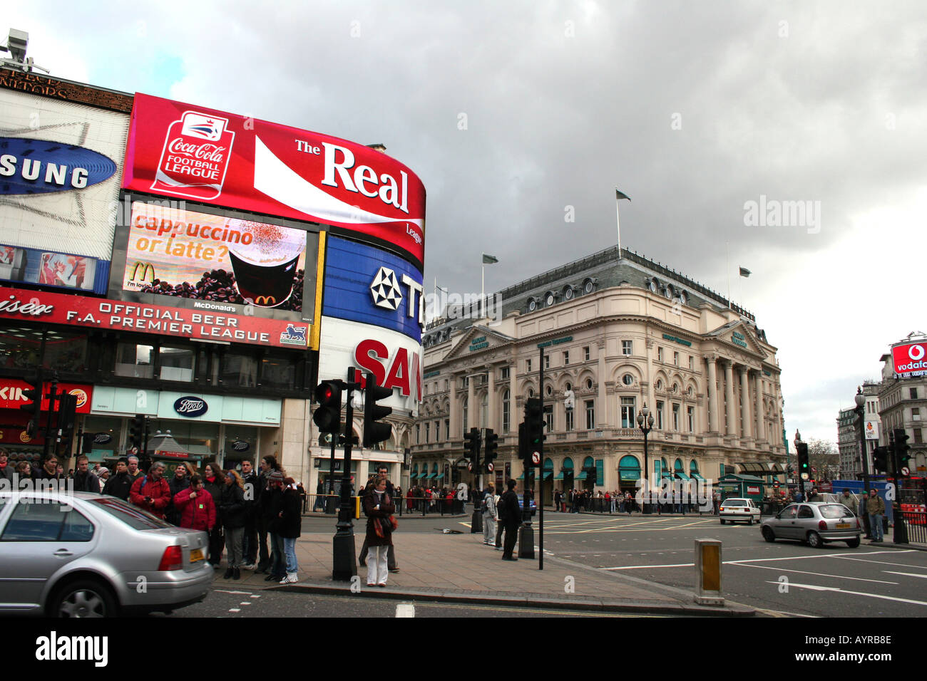 Tourists pedestrian piccadilly circus london hi-res stock photography and images - Alamy