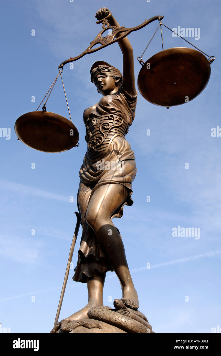 Statue of lady of justice hi-res stock photography and images - Alamy
