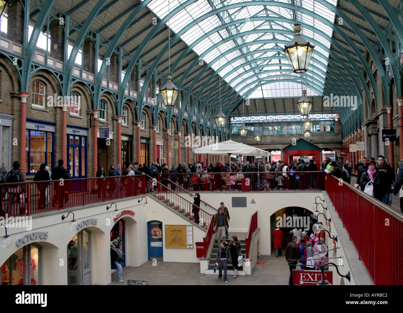 Covent garden glass ceiling london hi-res stock photography and images ...