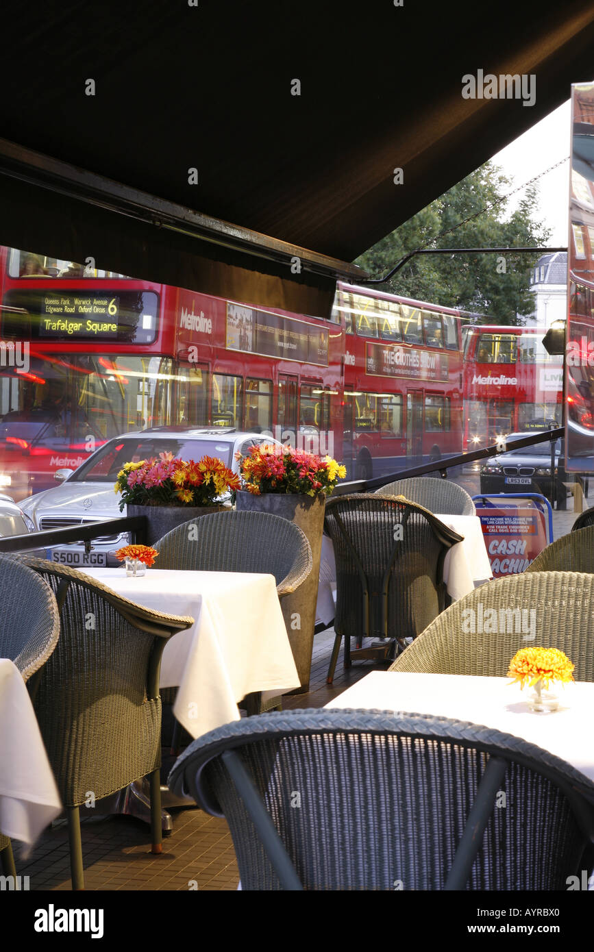 Outdoor lunching hi-res stock photography and images - Alamy