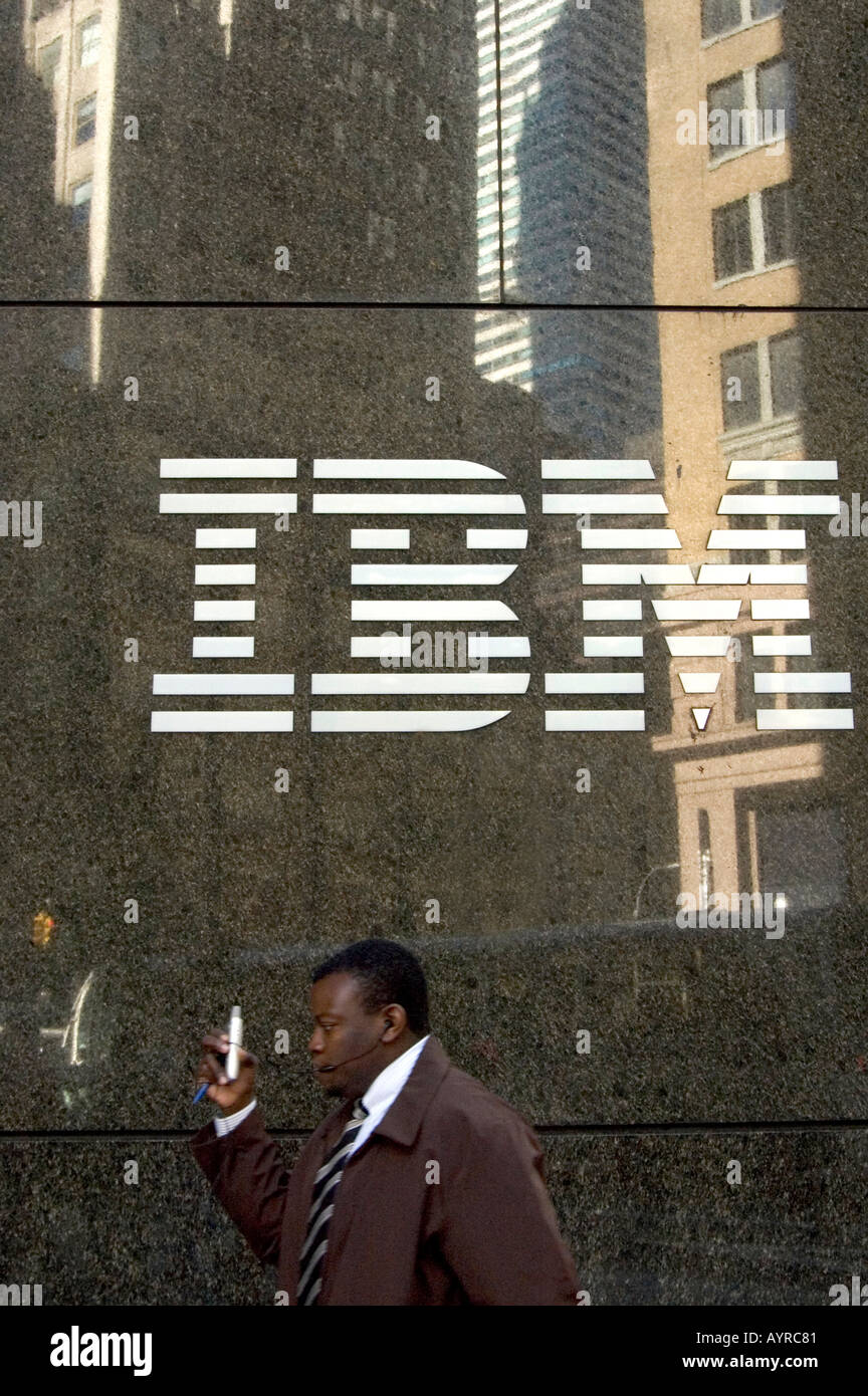 Ibm logo on nyc hi-res stock photography and images - Alamy