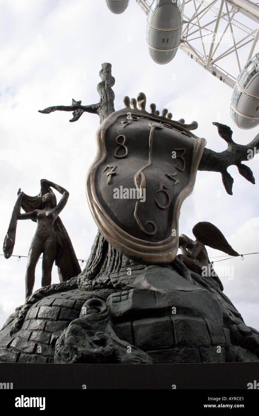 Dali sculpture melting clock london hi-res stock photography and images ...