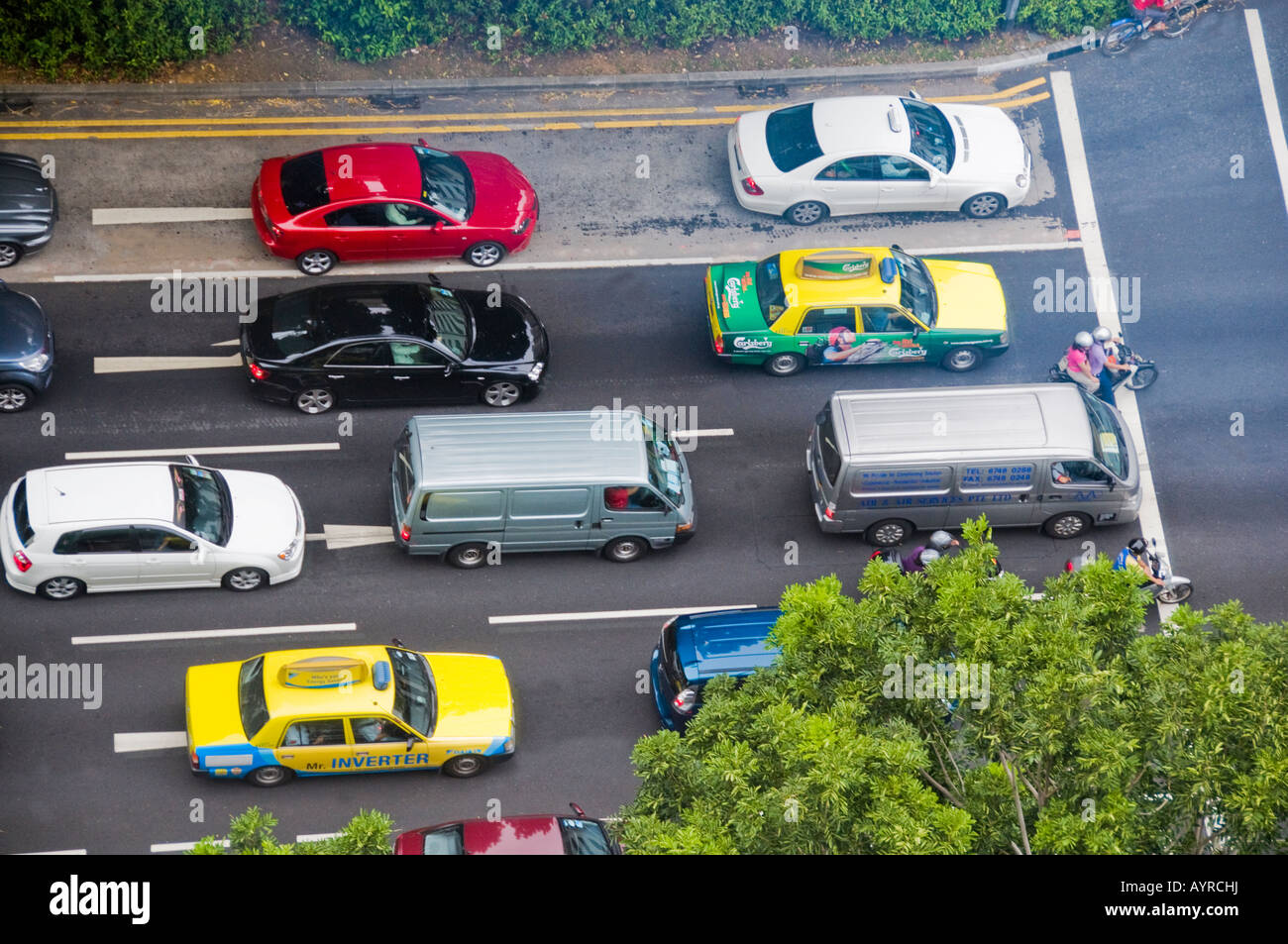vehicles stopped at street intersection Stock Photo - Alamy