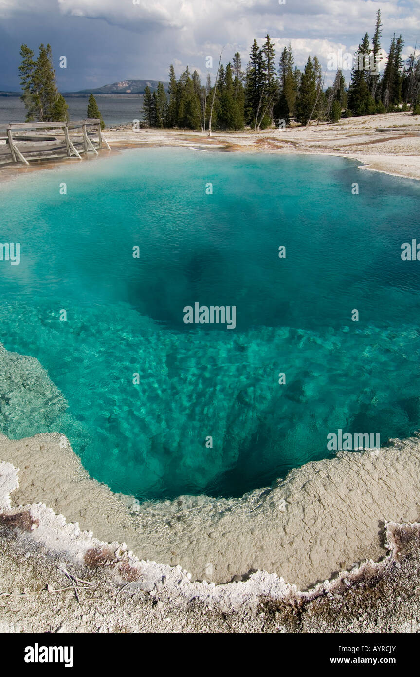 Yellowstone geothermic pools hi-res stock photography and images - Alamy