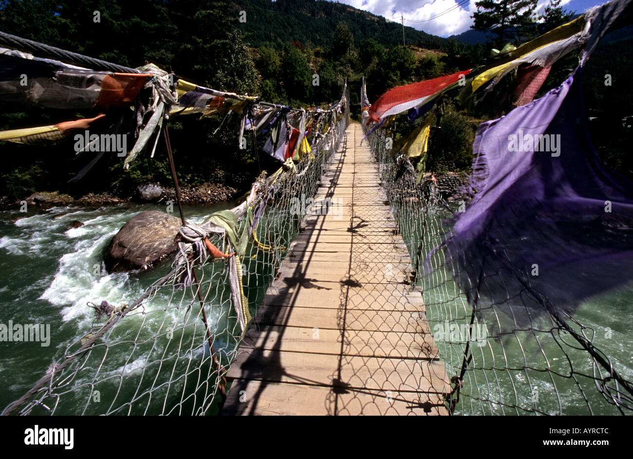 Tibetan bridge over chamkhar chu hi-res stock photography and images ...