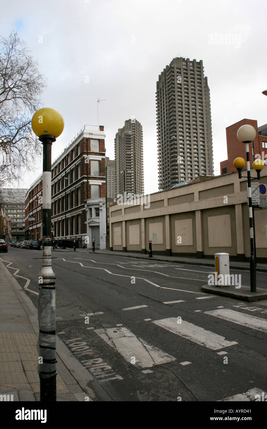 London crossing hi-res stock photography and images - Alamy