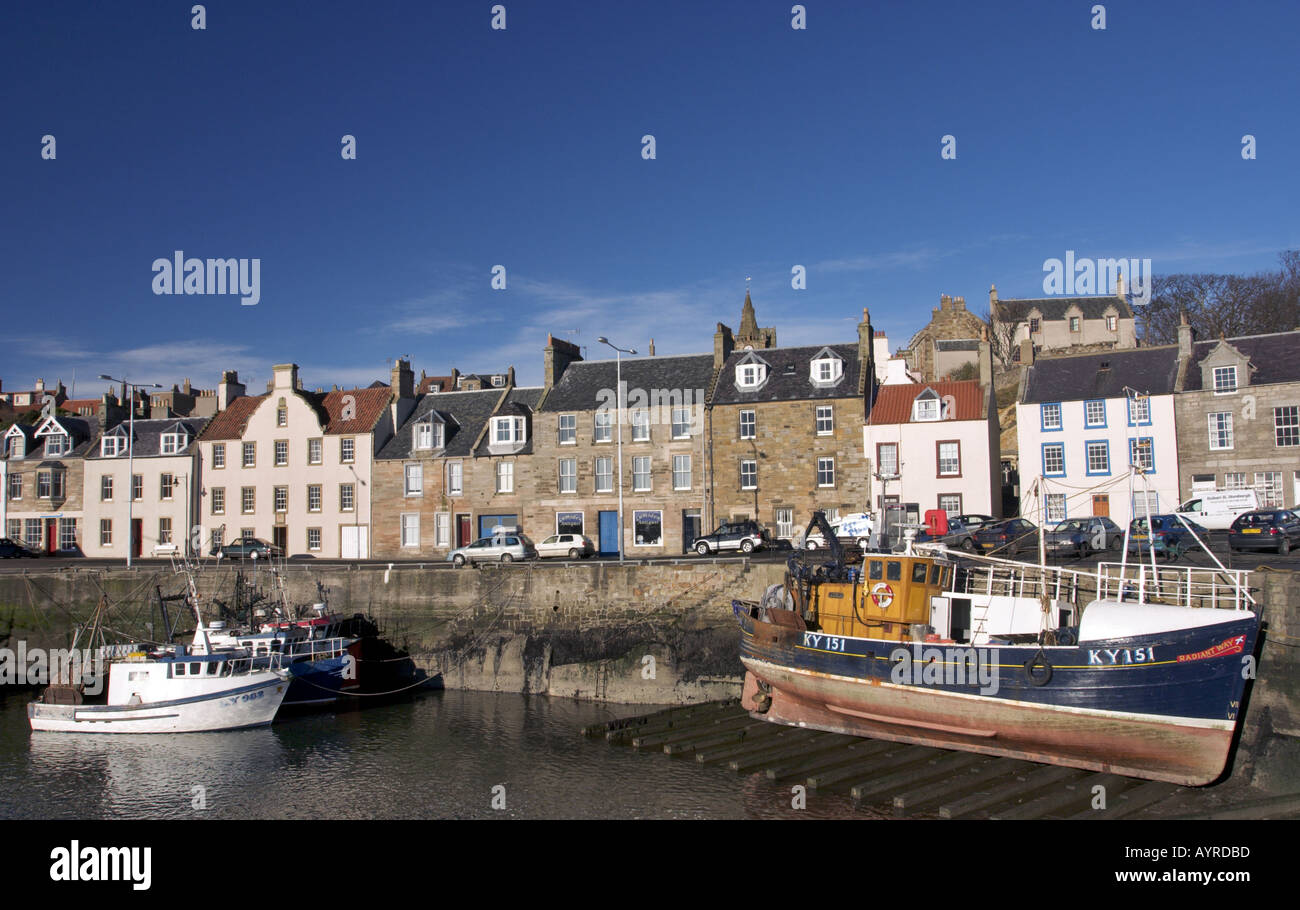 Pittenweem village seafront hi-res stock photography and images - Alamy
