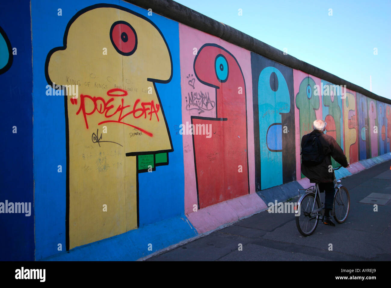 Mural art on the Berlin wall, Berlin, Germany Stock Photo - Alamy