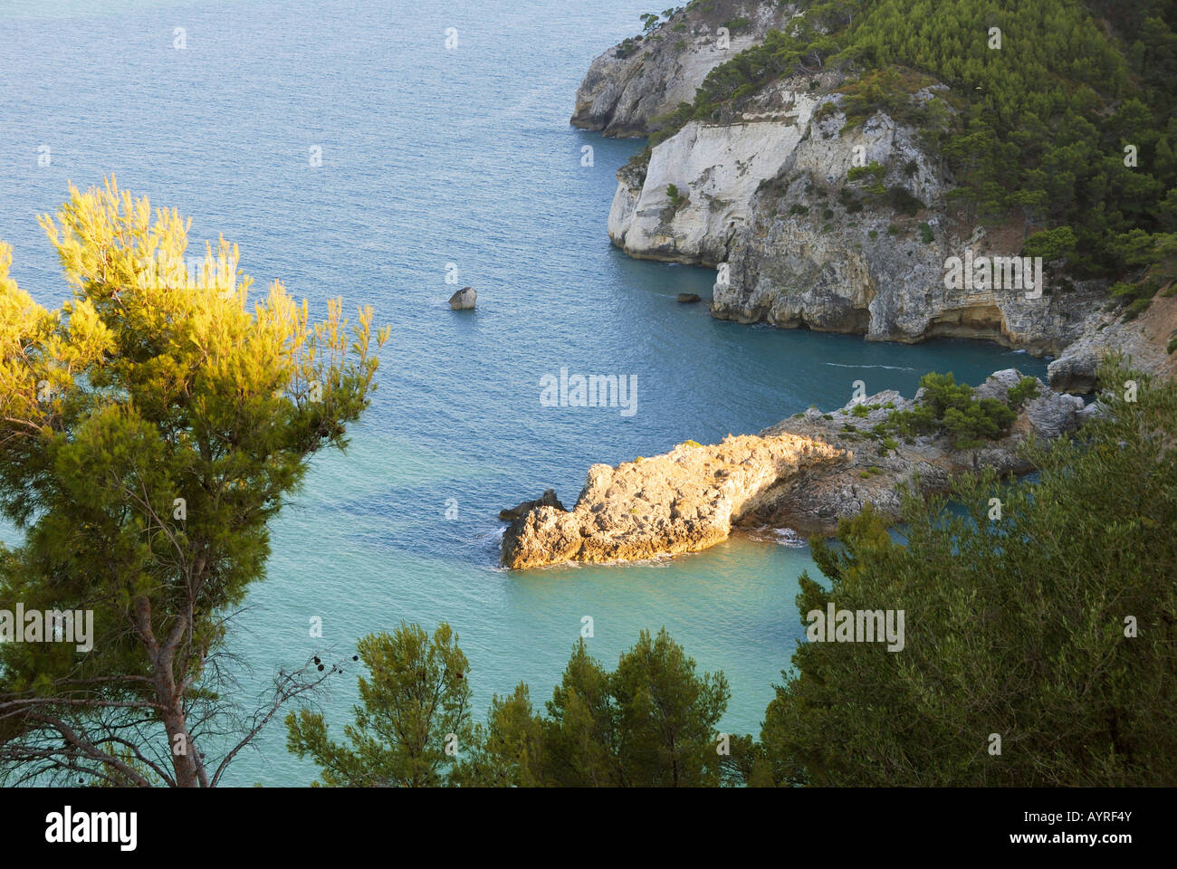 Coastal cliffs at the very tip of the heel of the Italian "boot ...