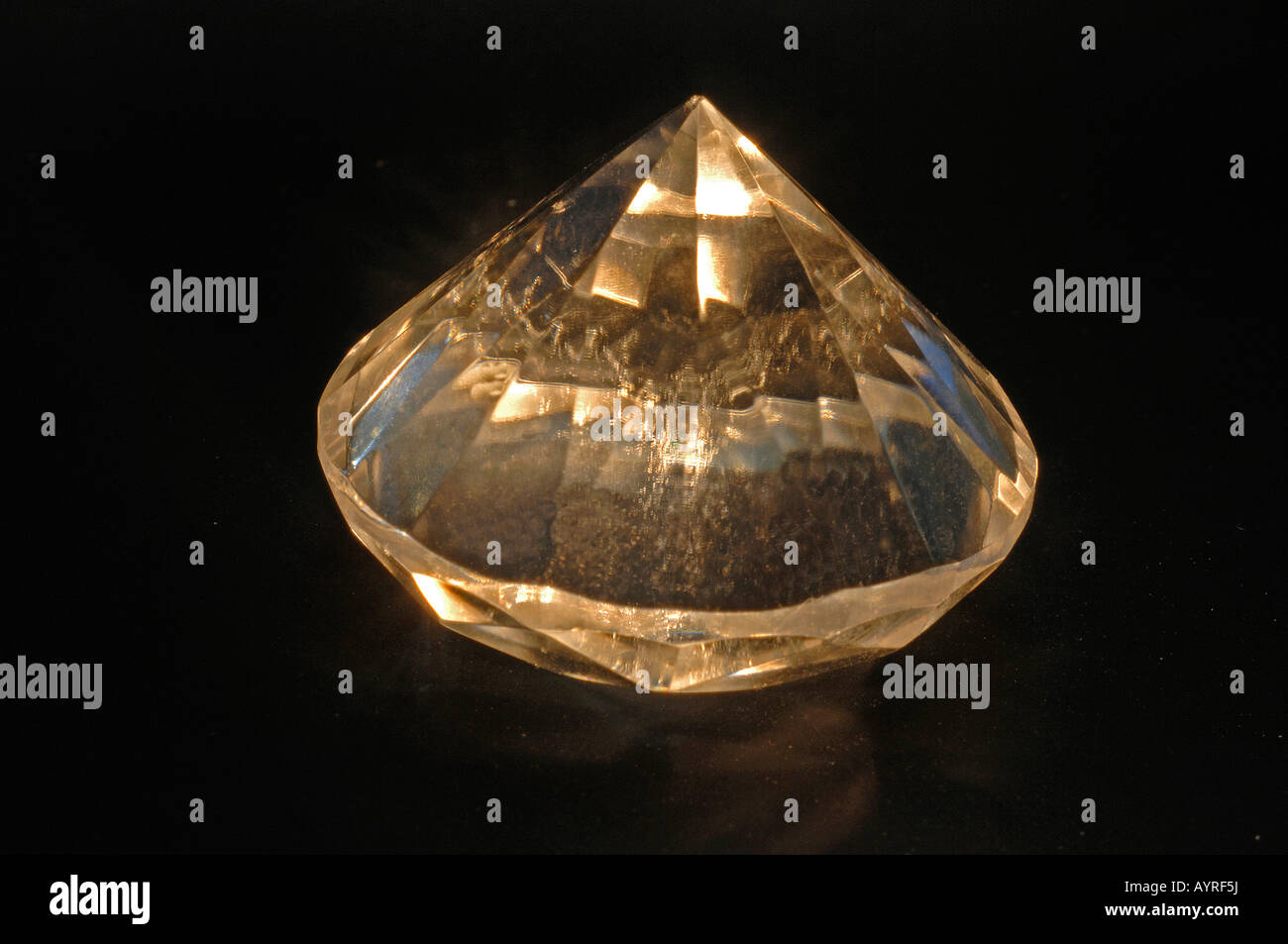 Cut rock crystal hi-res stock photography and images - Alamy