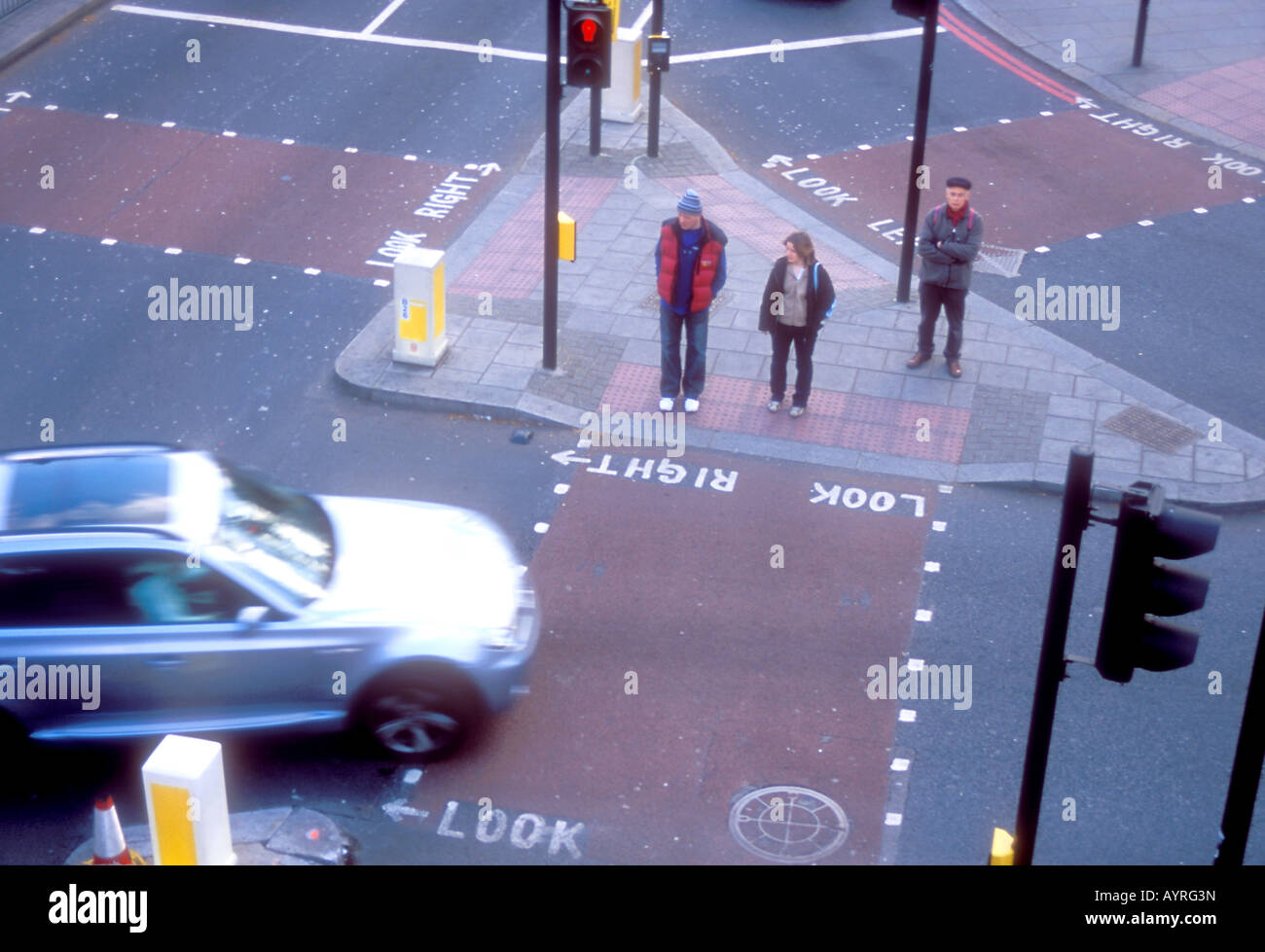 Pedestrian crosswalk safety sign Look Right at crosswalk Stock Photo ...