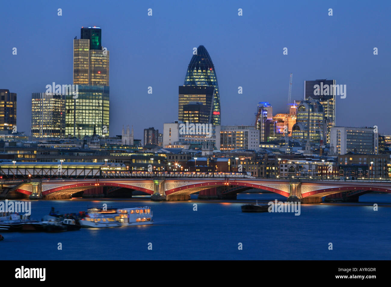 Skyscrapers london england hi-res stock photography and images - Alamy