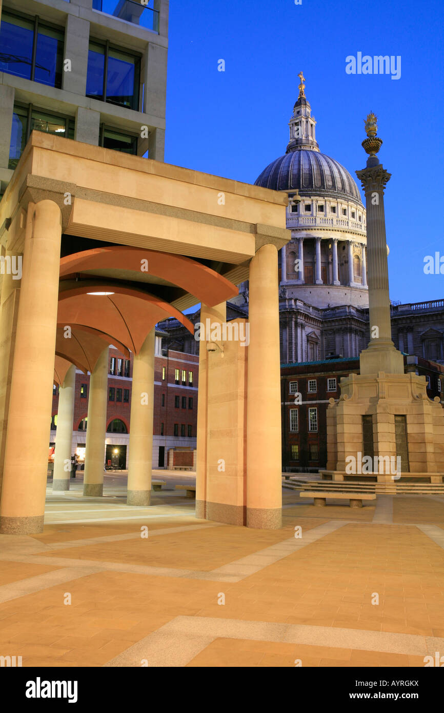 Paternoster Square and the London Stock Exchange, Paternoster Column ...