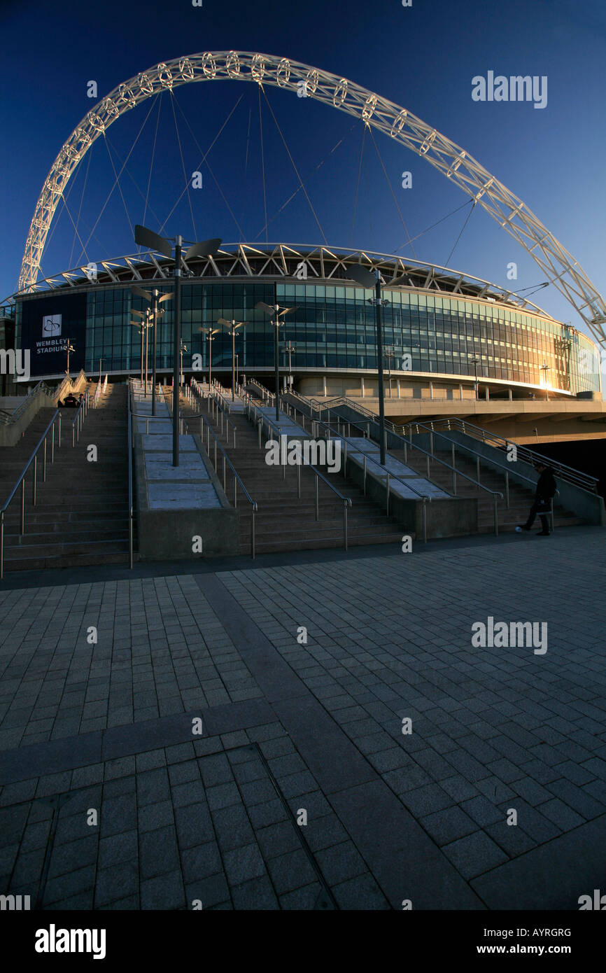 Wembley stadium exterior hi-res stock photography and images - Alamy