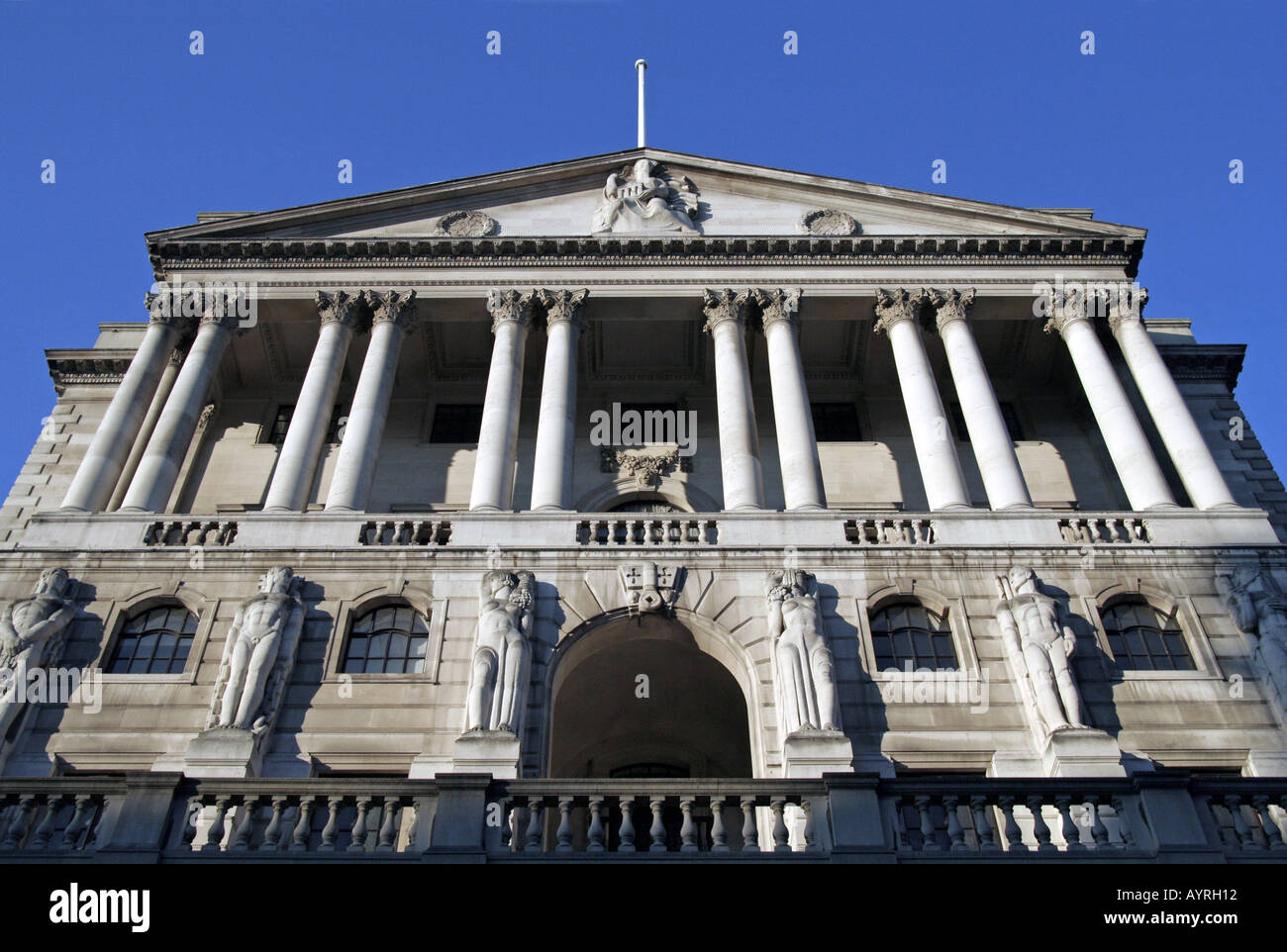 Bank london hi-res stock photography and images - Alamy